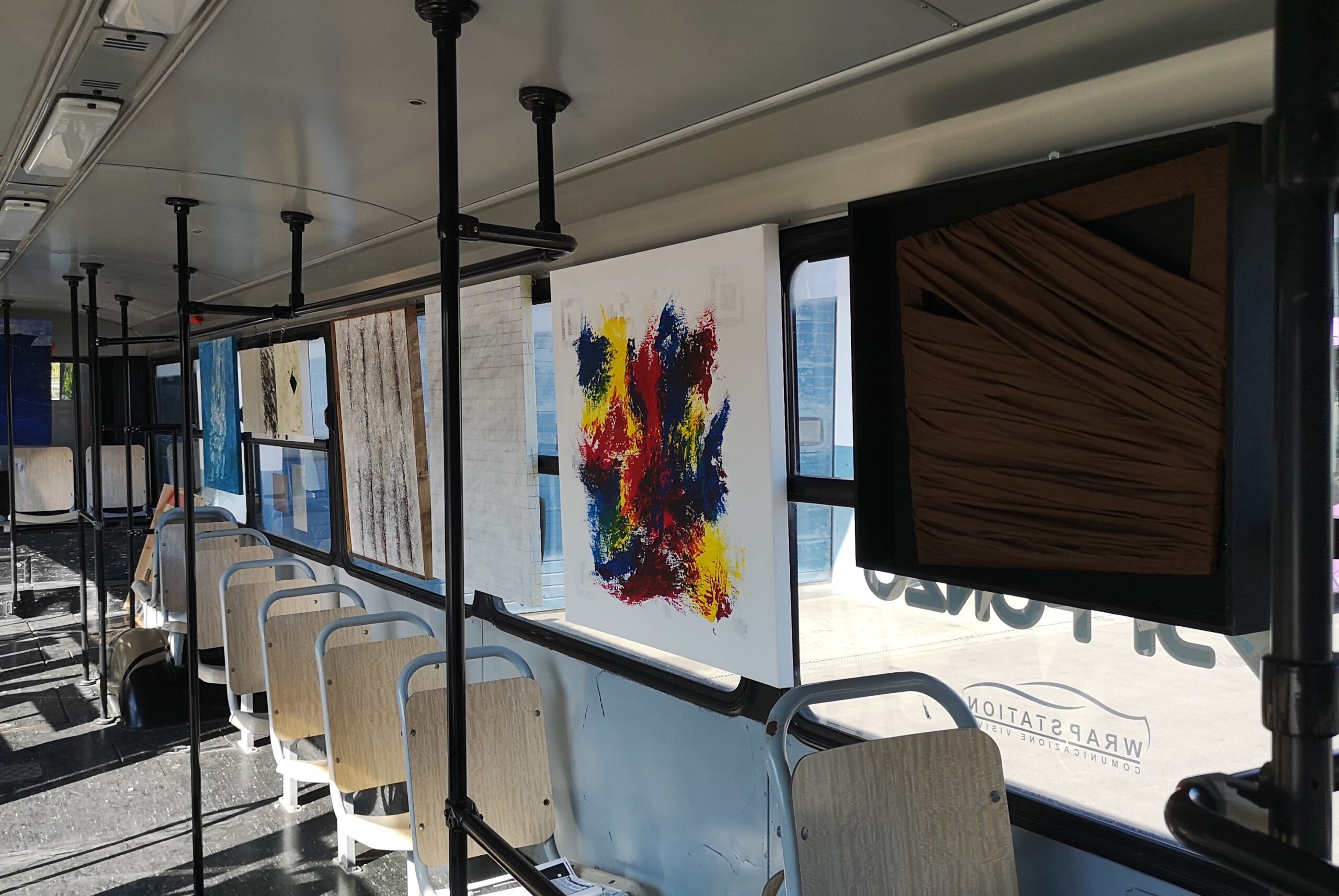 Di Fonzo: il pullman diventa una galleria d’arte itinerante – VaiColBus.it