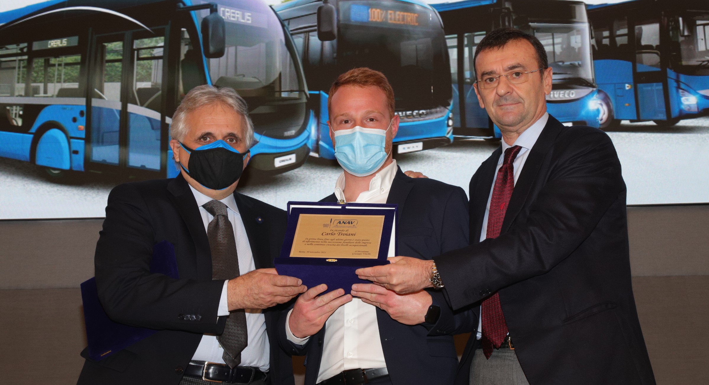 Assemblea straordinaria ANAV: una targa in memoria di Carlo Troiani ...
