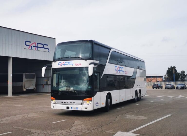SAPS TOUR: la convenienza del noleggio bus da 76 posti – VaiColBus.it